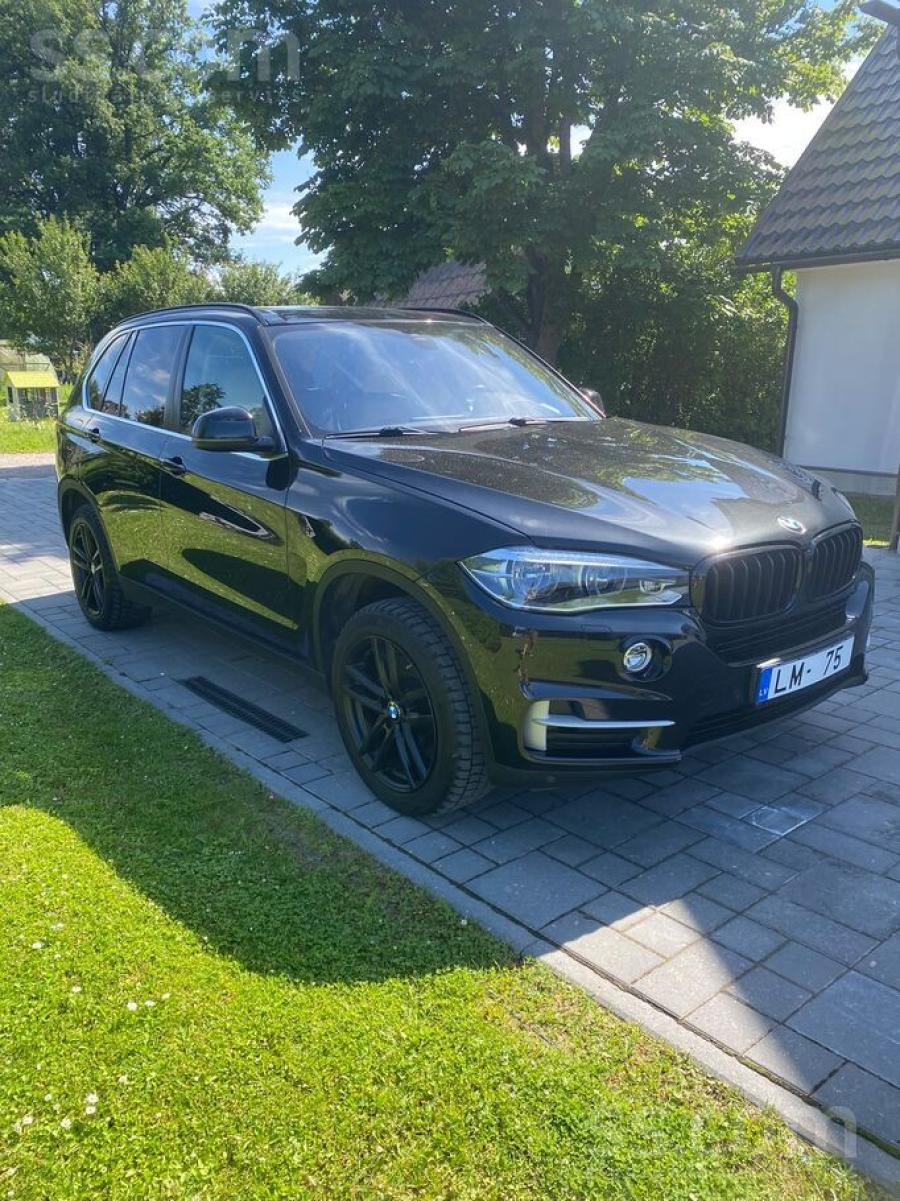 Melns BMW X5 2017 Alūksne, ar dzinēja tilpumu 3.00 L un nobraukumu 279 tūkst. km par 21500 €, foto 4 vietnē AUTOMOTO.COM.LV