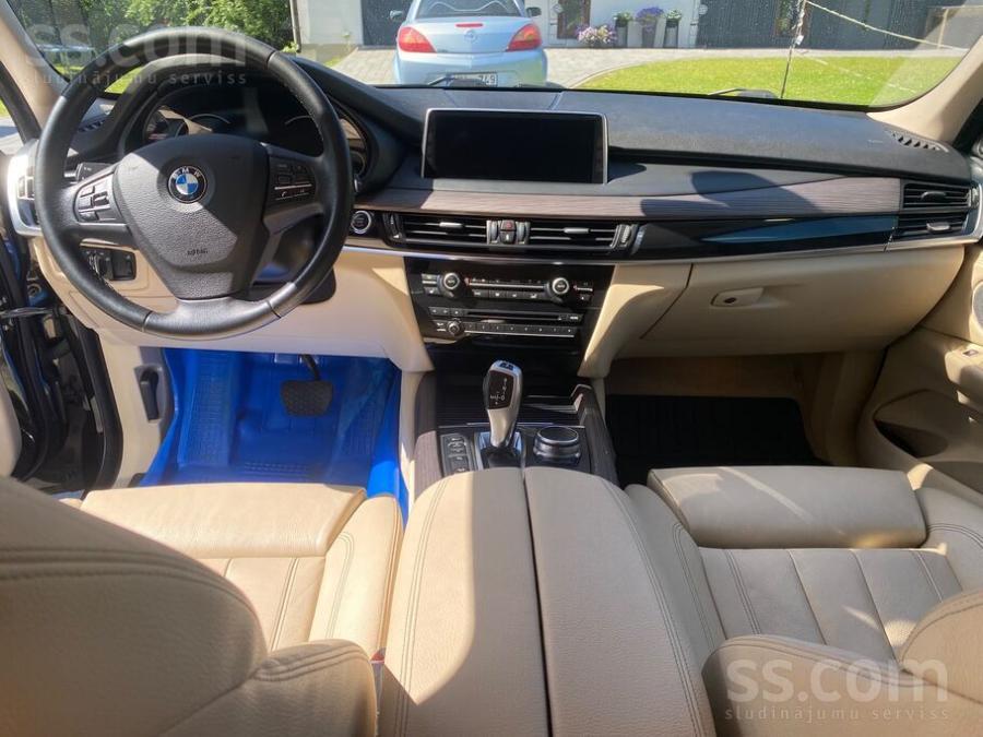Melns BMW X5 2017 Alūksne, ar dzinēja tilpumu 3.00 L un nobraukumu 279 tūkst. km par 21500 €, foto 10 vietnē AUTOMOTO.COM.LV