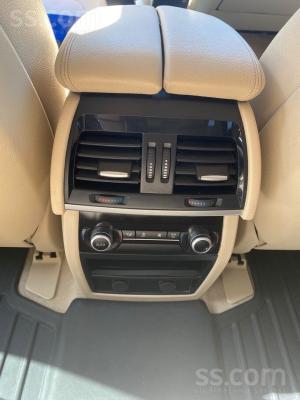 Melns BMW X5 2017 Alūksne, ar dzinēja tilpumu 3.00 L un nobraukumu 279 tūkst. km par 21500 €, foto 11 vietnē AUTOMOTO.COM.LV