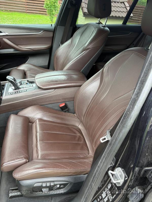 Black BMW X5 2017 in Tallinn, with an engine capacity of 3.00 L and mileage of 211 thousand km for 24490 €, photo 3 on AUTOMOTO.COM.LV