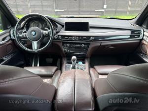 Black BMW X5 2017 in Tallinn, with an engine capacity of 3.00 L and mileage of 211 thousand km for 24490 €, photo 6 on AUTOMOTO.COM.LV