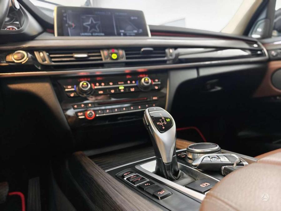 Melns BMW X5 2017 Šauļi, ar dzinēja tilpumu 2.99 L un nobraukumu 161 tūkst. km par 23900 €, foto 17 vietnē AUTOMOTO.COM.LV