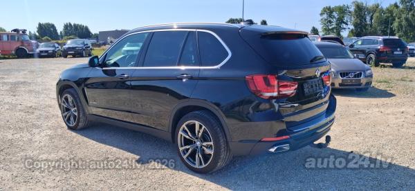 Black BMW X5 2017 in Tartu, with an engine capacity of 3.00 L and mileage of 232 thousand km for 21490 €, photo 3 on AUTOMOTO.COM.LV