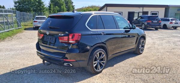 Black BMW X5 2017 in Tartu, with an engine capacity of 3.00 L and mileage of 232 thousand km for 21490 €, photo 5 on AUTOMOTO.COM.LV
