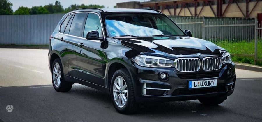 Black BMW X5 2017 in Marijampole, with an engine capacity of 2.00 L and mileage of 250 thousand km for 15555 €, photo 5 on AUTOMOTO.COM.LV