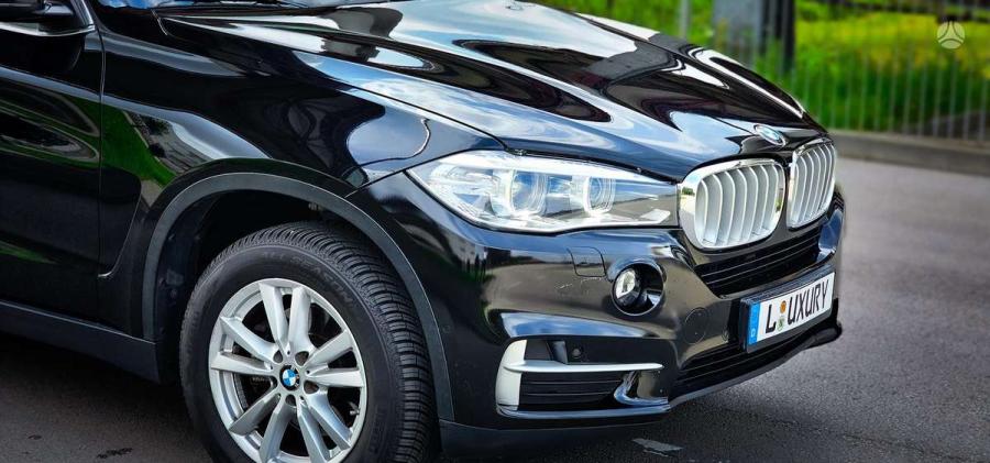Black BMW X5 2017 in Marijampole, with an engine capacity of 2.00 L and mileage of 250 thousand km for 15555 €, photo 6 on AUTOMOTO.COM.LV