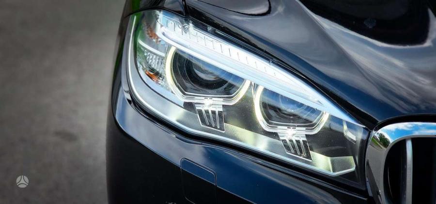 Black BMW X5 2017 in Marijampole, with an engine capacity of 2.00 L and mileage of 250 thousand km for 15555 €, photo 13 on AUTOMOTO.COM.LV