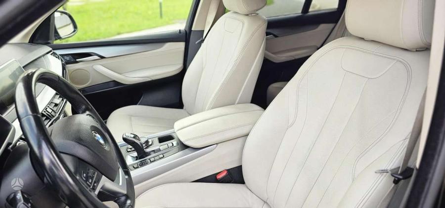 Black BMW X5 2017 in Marijampole, with an engine capacity of 2.00 L and mileage of 250 thousand km for 15555 €, photo 20 on AUTOMOTO.COM.LV