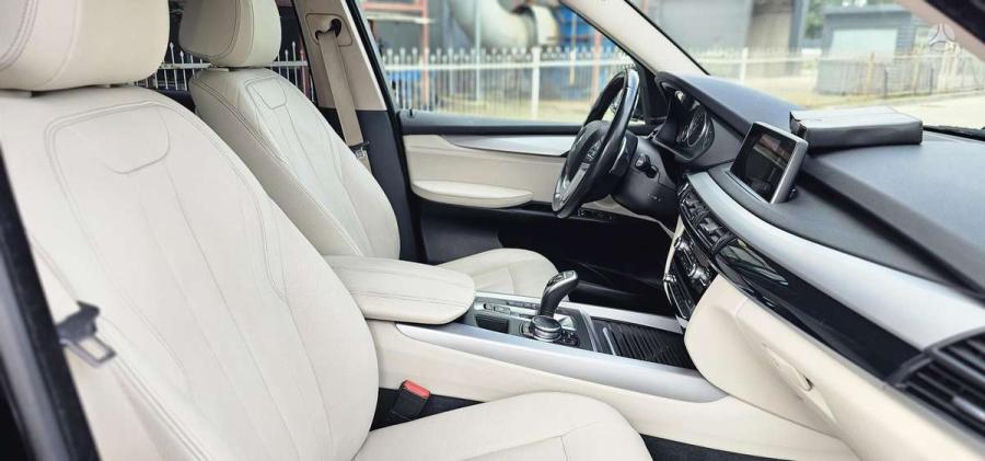 Black BMW X5 2017 in Marijampole, with an engine capacity of 2.00 L and mileage of 250 thousand km for 15555 €, photo 25 on AUTOMOTO.COM.LV