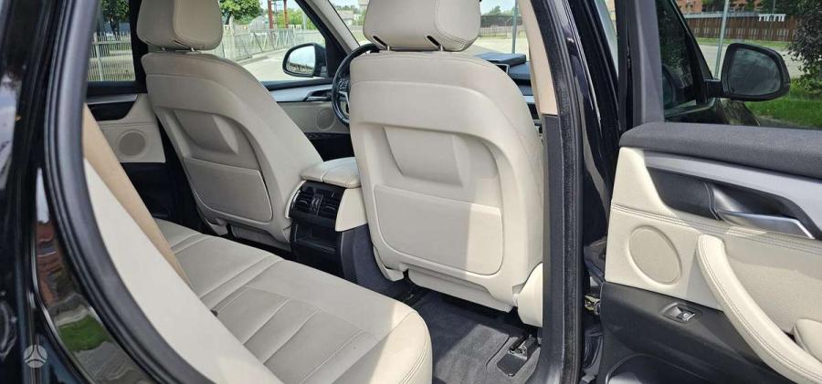 Black BMW X5 2017 in Marijampole, with an engine capacity of 2.00 L and mileage of 250 thousand km for 15555 €, photo 28 on AUTOMOTO.COM.LV