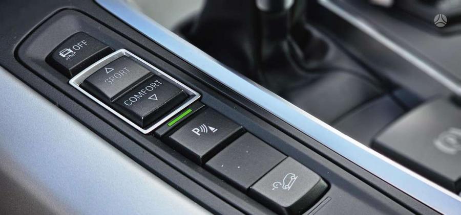Black BMW X5 2017 in Marijampole, with an engine capacity of 2.00 L and mileage of 250 thousand km for 15555 €, photo 38 on AUTOMOTO.COM.LV