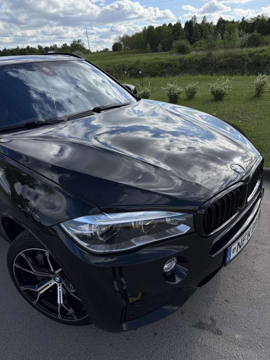Black BMW X5 2017 in Siauliai, with an engine capacity of 2.99 L and mileage of 312 thousand km for 26000 €, photo 1 on AUTOMOTO.COM.LV