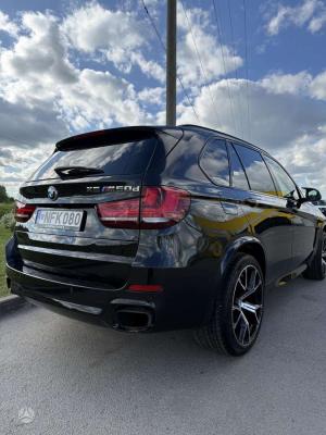 Black BMW X5 2017 in Siauliai, with an engine capacity of 2.99 L and mileage of 312 thousand km for 26000 €, photo 5 on AUTOMOTO.COM.LV