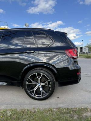 Black BMW X5 2017 in Siauliai, with an engine capacity of 2.99 L and mileage of 312 thousand km for 26000 €, photo 9 on AUTOMOTO.COM.LV