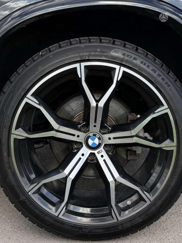 Black BMW X5 2017 in Siauliai, with an engine capacity of 2.99 L and mileage of 312 thousand km for 26000 €, photo 9 on AUTOMOTO.COM.LV