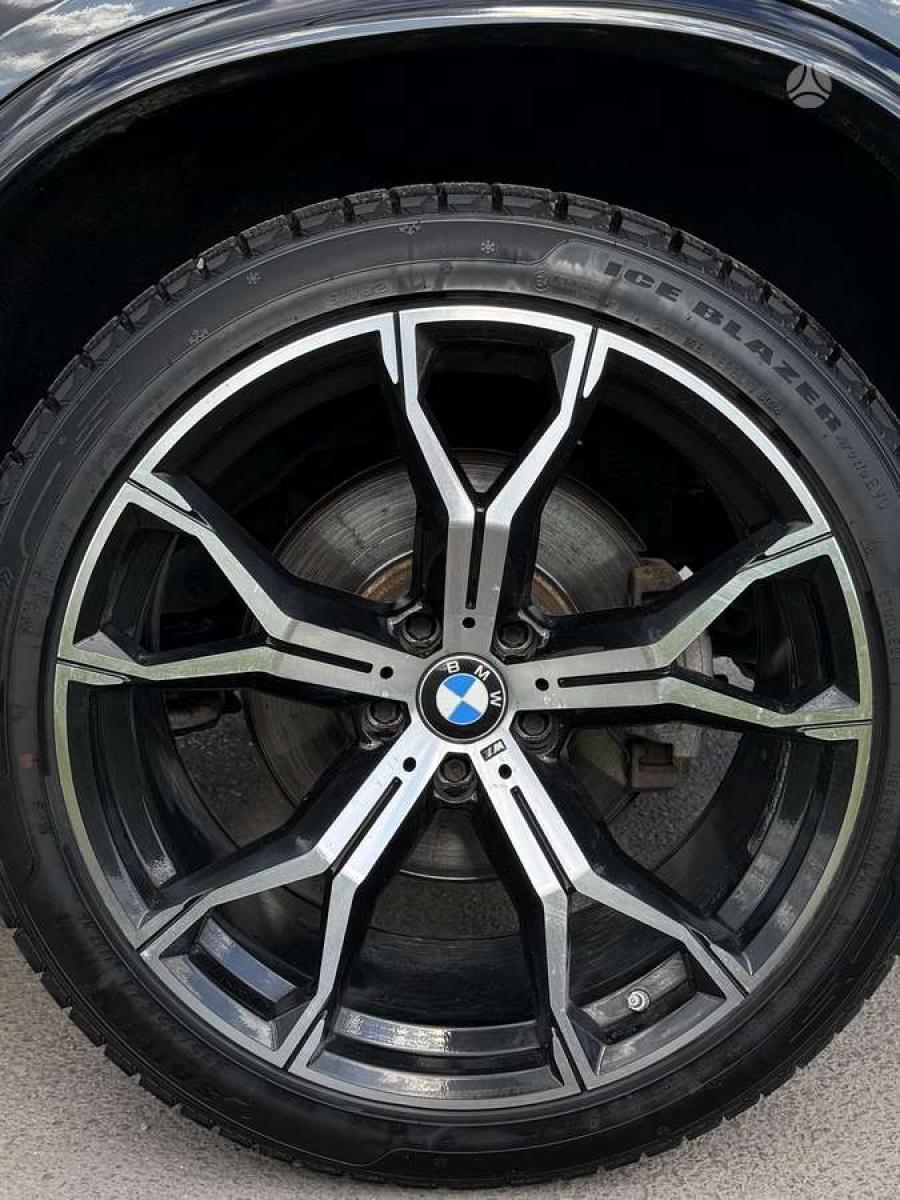 Black BMW X5 2017 in Siauliai, with an engine capacity of 2.99 L and mileage of 312 thousand km for 26000 €, photo 10 on AUTOMOTO.COM.LV