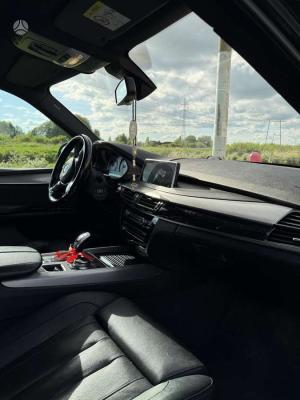 Black BMW X5 2017 in Siauliai, with an engine capacity of 2.99 L and mileage of 312 thousand km for 26000 €, photo 12 on AUTOMOTO.COM.LV