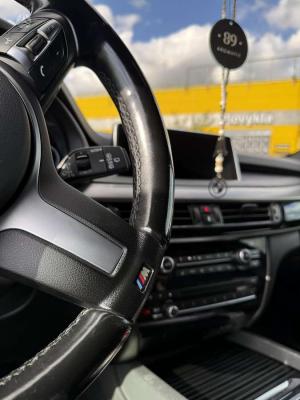 Black BMW X5 2017 in Siauliai, with an engine capacity of 2.99 L and mileage of 312 thousand km for 26000 €, photo 15 on AUTOMOTO.COM.LV