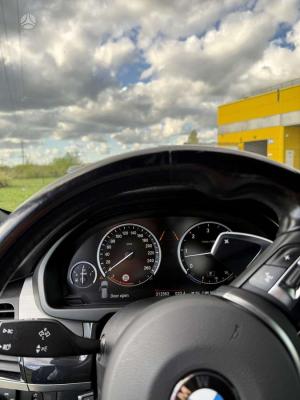 Black BMW X5 2017 in Siauliai, with an engine capacity of 2.99 L and mileage of 312 thousand km for 26000 €, photo 16 on AUTOMOTO.COM.LV