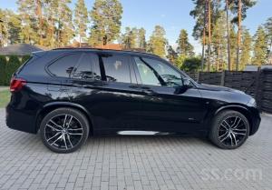Черный БМВ Х5 2017 в Рига, объемом двигателя 3.00 л и пробегом 210 тыс. км за 23900 €, фото 4 на AUTOMOTO.COM.LV