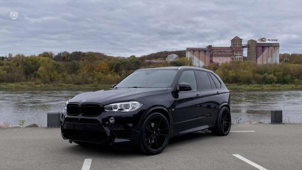 Melns BMW X5 2017 Kauņa, ar dzinēja tilpumu 4.40 L un nobraukumu 78 tūkst. km par 28999 €, foto 3 vietnē AUTOMOTO.COM.LV