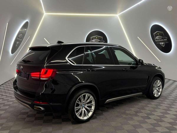 Black BMW X5 2017 in Marijampole, with an engine capacity of 2.99 L and mileage of 195 thousand km for 22650 €, photo 8 on AUTOMOTO.COM.LV