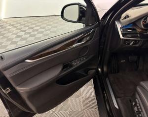 Melns BMW X5 2017 Marijampole, ar dzinēja tilpumu 2.99 L un nobraukumu 195 tūkst. km par 22650 €, foto 24 vietnē AUTOMOTO.COM.LV