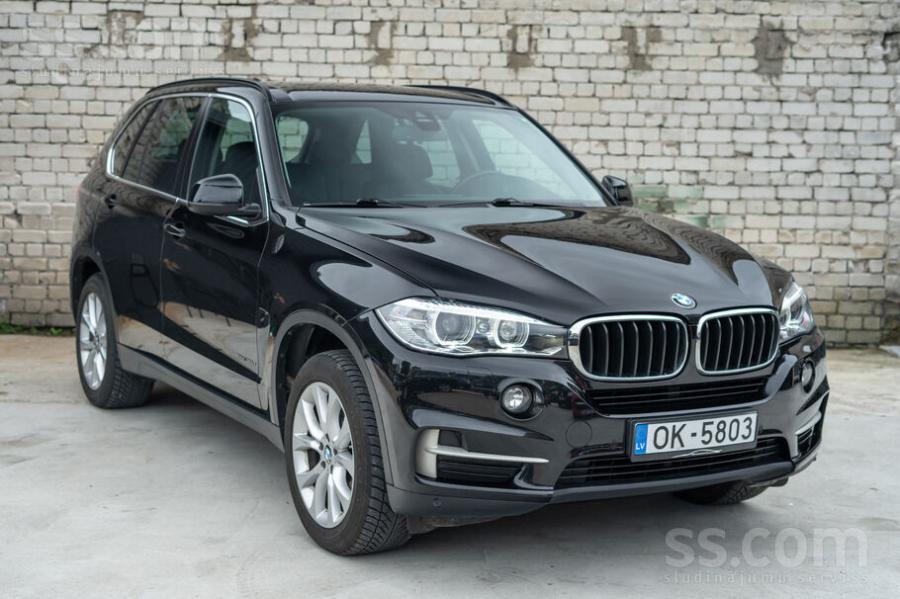Black BMW X5 2017 in Liepaja, with an engine capacity of 3.00 L and mileage of 242 thousand km for 25000 €, photo 1 on AUTOMOTO.COM.LV