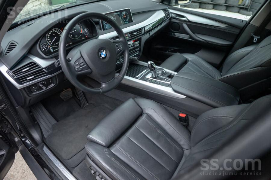 Black BMW X5 2017 in Liepaja, with an engine capacity of 3.00 L and mileage of 242 thousand km for 25000 €, photo 9 on AUTOMOTO.COM.LV