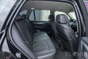 Black BMW X5 2017 in Liepaja, with an engine capacity of 3.00 L and mileage of 242 thousand km for 25000 €, photo 13 on AUTOMOTO.COM.LV