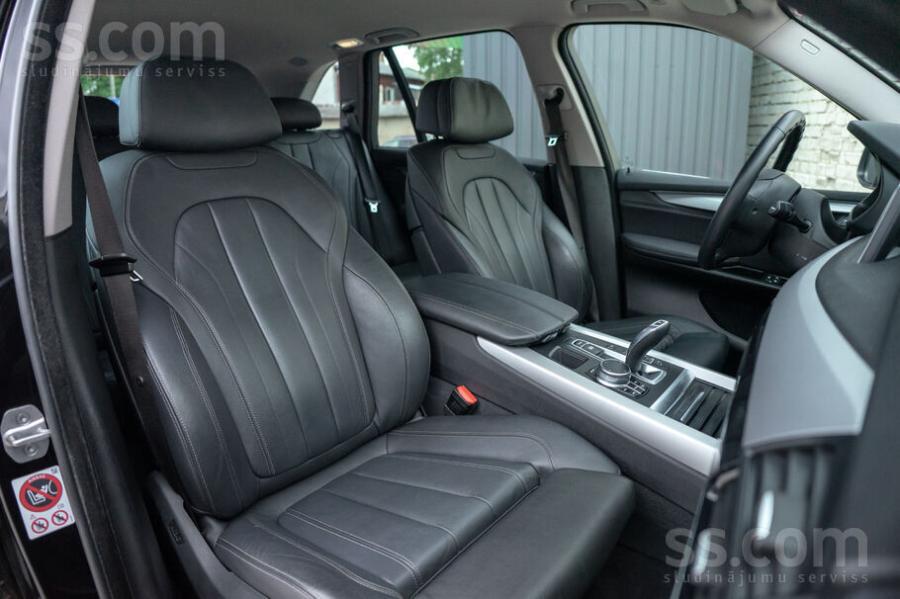 Black BMW X5 2017 in Liepaja, with an engine capacity of 3.00 L and mileage of 242 thousand km for 25000 €, photo 15 on AUTOMOTO.COM.LV