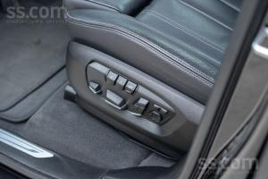 Black BMW X5 2017 in Liepaja, with an engine capacity of 3.00 L and mileage of 242 thousand km for 25000 €, photo 20 on AUTOMOTO.COM.LV