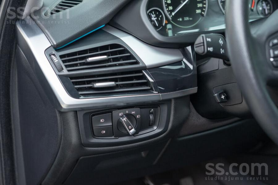 Black BMW X5 2017 in Liepaja, with an engine capacity of 3.00 L and mileage of 242 thousand km for 25000 €, photo 22 on AUTOMOTO.COM.LV