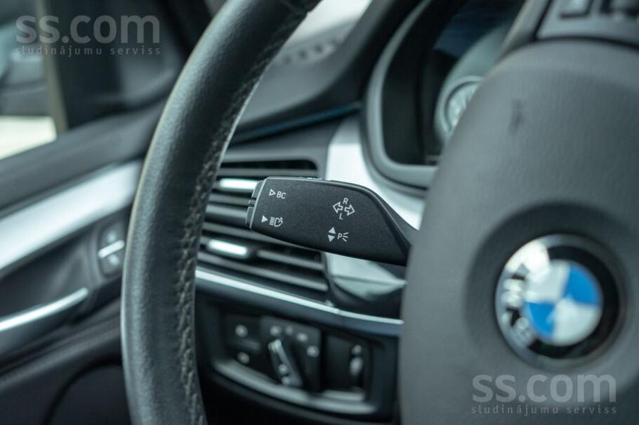 Black BMW X5 2017 in Liepaja, with an engine capacity of 3.00 L and mileage of 242 thousand km for 25000 €, photo 24 on AUTOMOTO.COM.LV