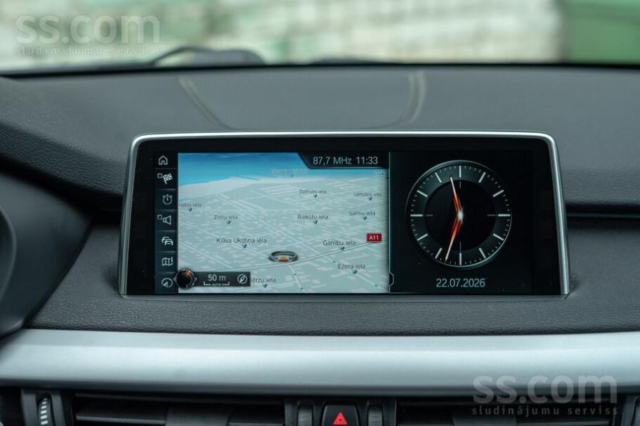 Black BMW X5 2017 in Liepaja, with an engine capacity of 3.00 L and mileage of 242 thousand km for 25000 €, photo 29 on AUTOMOTO.COM.LV