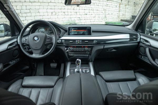Black BMW X5 2017 in Liepaja, with an engine capacity of 3.00 L and mileage of 242 thousand km for 25000 €, photo 8 on AUTOMOTO.COM.LV
