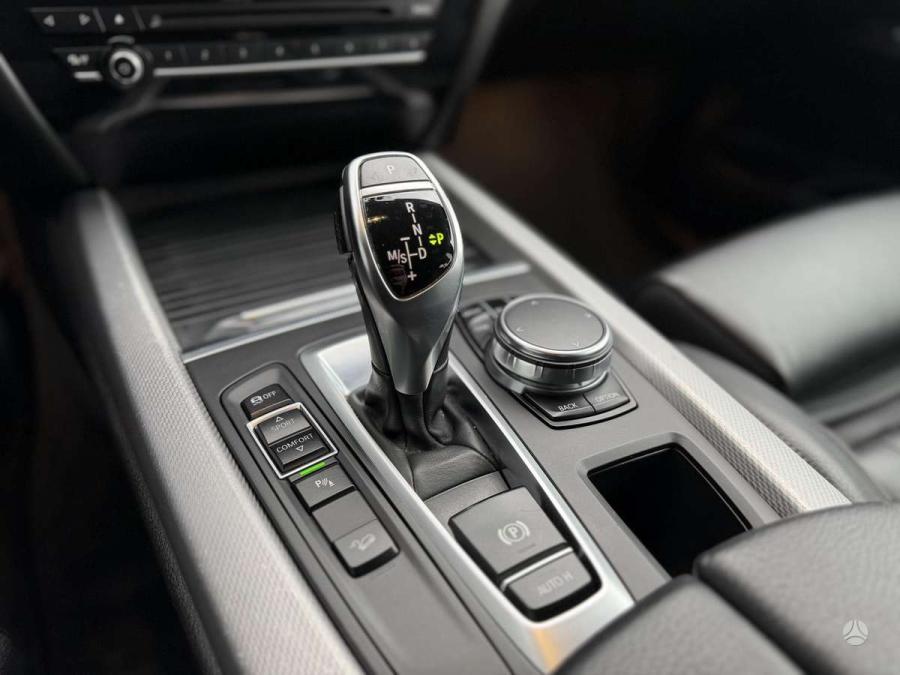 Melns BMW X5 2017 Utena, ar dzinēja tilpumu 2.00 L un nobraukumu 295 tūkst. km par 17500 €, foto 26 vietnē AUTOMOTO.COM.LV