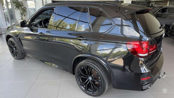 BMW X5 2017 Marijampole vietnē Melns BMW X5 2017 Marijampole, ar dzinēja tilpumu 2.99 L un nobraukumu 160 tūkst. km par 24999 €, foto 4 vietnē AUTOMOTO.COM.LV