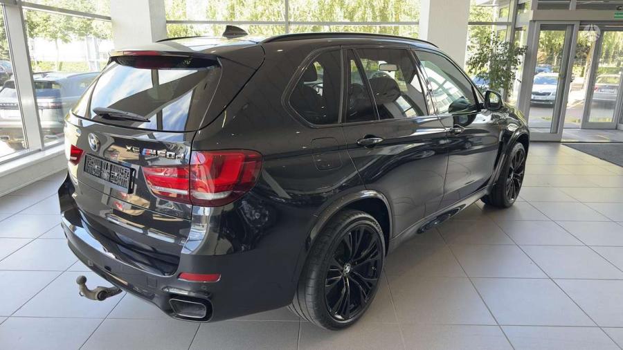 Black BMW X5 2017 in Marijampole, with an engine capacity of 2.99 L and mileage of 160 thousand km for 24999 €, photo 7 on AUTOMOTO.COM.LV