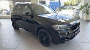 Black BMW X5 2017 in Marijampole, with an engine capacity of 2.99 L and mileage of 160 thousand km for 24999 €, photo 9 on AUTOMOTO.COM.LV