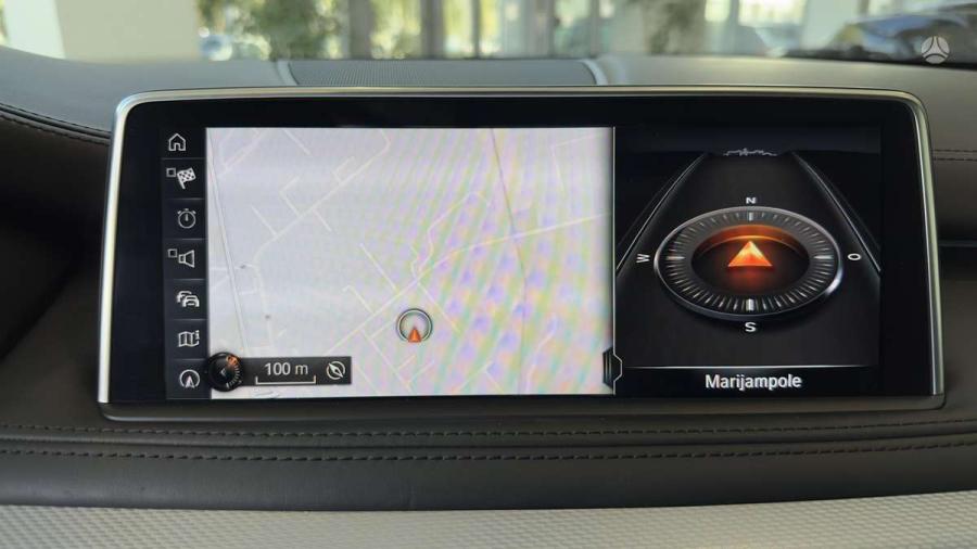 Black BMW X5 2017 in Marijampole, with an engine capacity of 2.99 L and mileage of 160 thousand km for 24999 €, photo 28 on AUTOMOTO.COM.LV