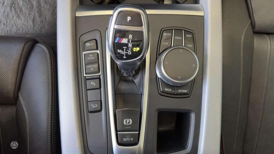 Black BMW X5 2017 in Marijampole, with an engine capacity of 2.99 L and mileage of 160 thousand km for 24999 €, photo 31 on AUTOMOTO.COM.LV