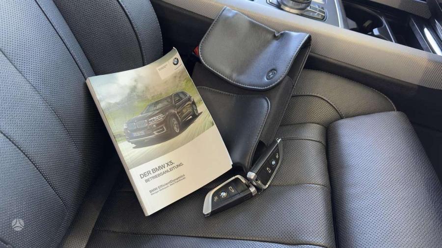Black BMW X5 2017 in Marijampole, with an engine capacity of 2.99 L and mileage of 160 thousand km for 24999 €, photo 38 on AUTOMOTO.COM.LV