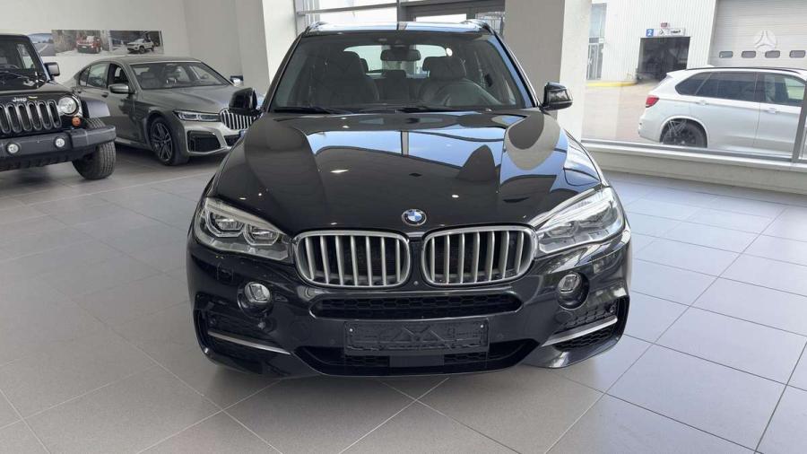 Black BMW X5 2017 in Marijampole, with an engine capacity of 2.99 L and mileage of 217 thousand km for 24999 €, photo 9 on AUTOMOTO.COM.LV