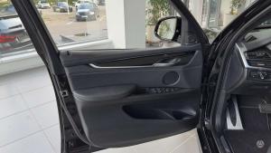 Black BMW X5 2017 in Marijampole, with an engine capacity of 2.99 L and mileage of 217 thousand km for 24999 €, photo 15 on AUTOMOTO.COM.LV