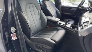 Black BMW X5 2017 in Marijampole, with an engine capacity of 2.99 L and mileage of 217 thousand km for 24999 €, photo 16 on AUTOMOTO.COM.LV