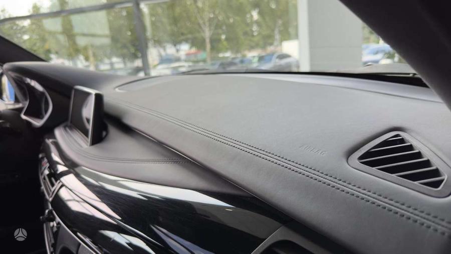 Black BMW X5 2017 in Marijampole, with an engine capacity of 2.99 L and mileage of 217 thousand km for 24999 €, photo 17 on AUTOMOTO.COM.LV