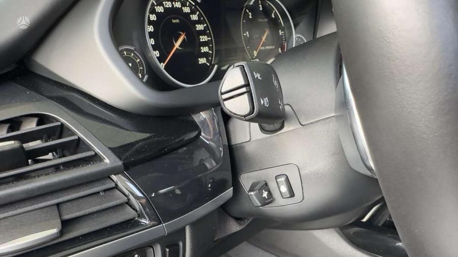 Black BMW X5 2017 in Marijampole, with an engine capacity of 2.99 L and mileage of 217 thousand km for 24999 €, photo 20 on AUTOMOTO.COM.LV