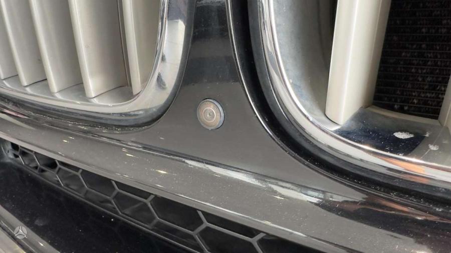 Black BMW X5 2017 in Marijampole, with an engine capacity of 2.99 L and mileage of 217 thousand km for 24999 €, photo 25 on AUTOMOTO.COM.LV