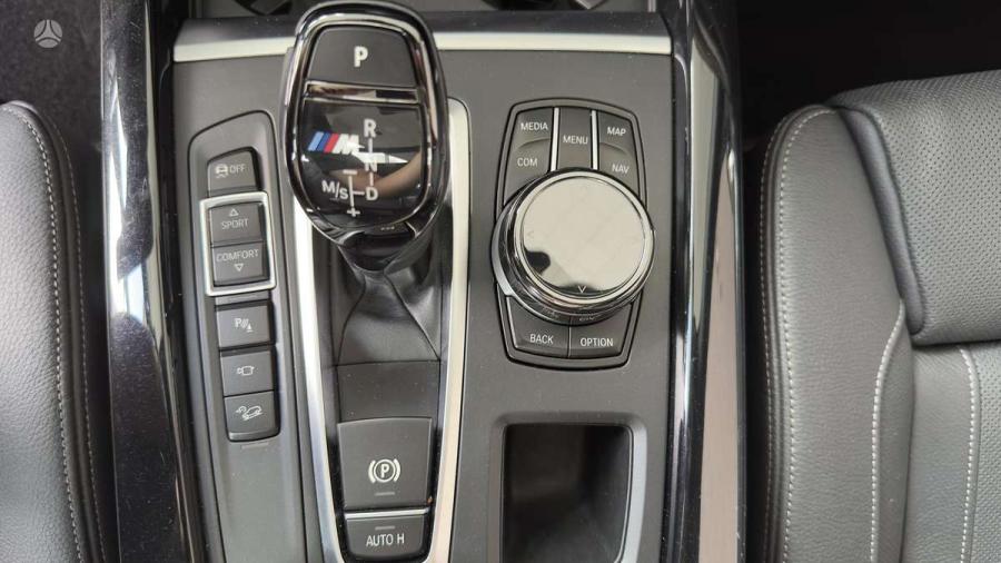 Black BMW X5 2017 in Marijampole, with an engine capacity of 2.99 L and mileage of 217 thousand km for 24999 €, photo 27 on AUTOMOTO.COM.LV